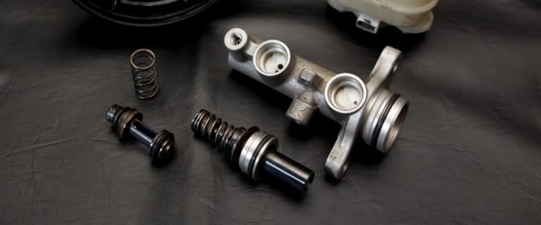 6 Symptoms of a Bad Brake Master Cylinder & Replacement Cost