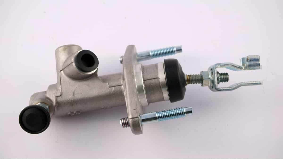 Driving With Bad Master Cylinder Updated 2022