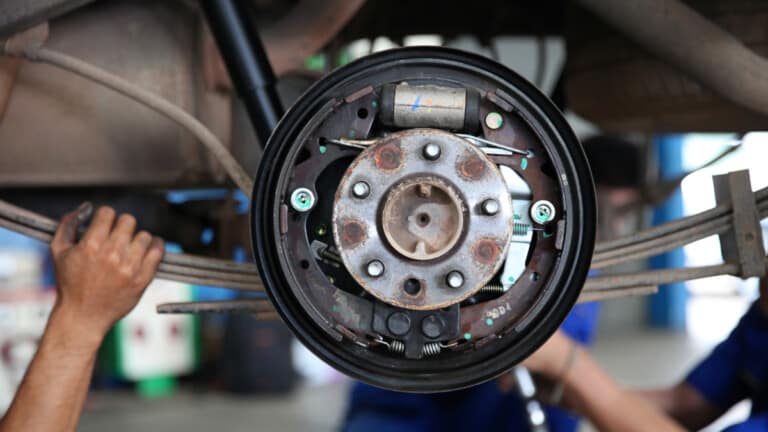 6 Symptoms Of Worn Brake Drums