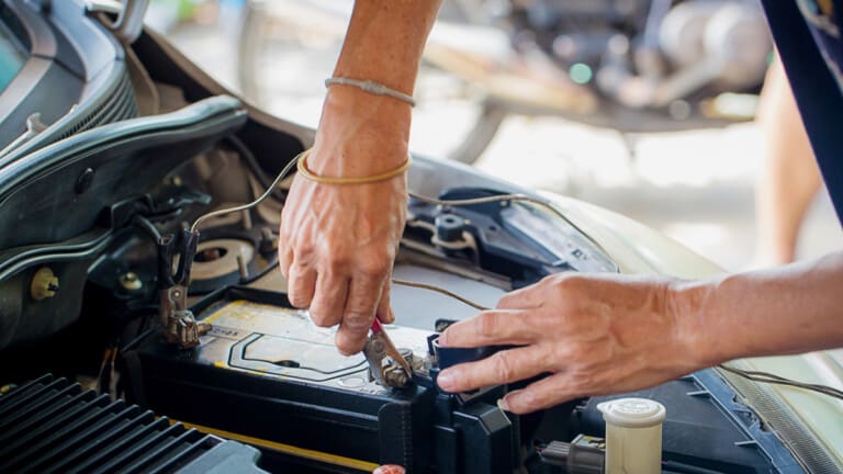 6 Signs Of A Bad Or Failing Car Battery