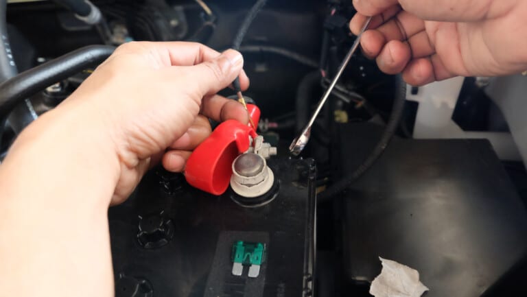 6 Symptoms of Loose Battery Cables